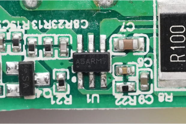 拆解报告：联想90W闪充双口氮化镓充电器