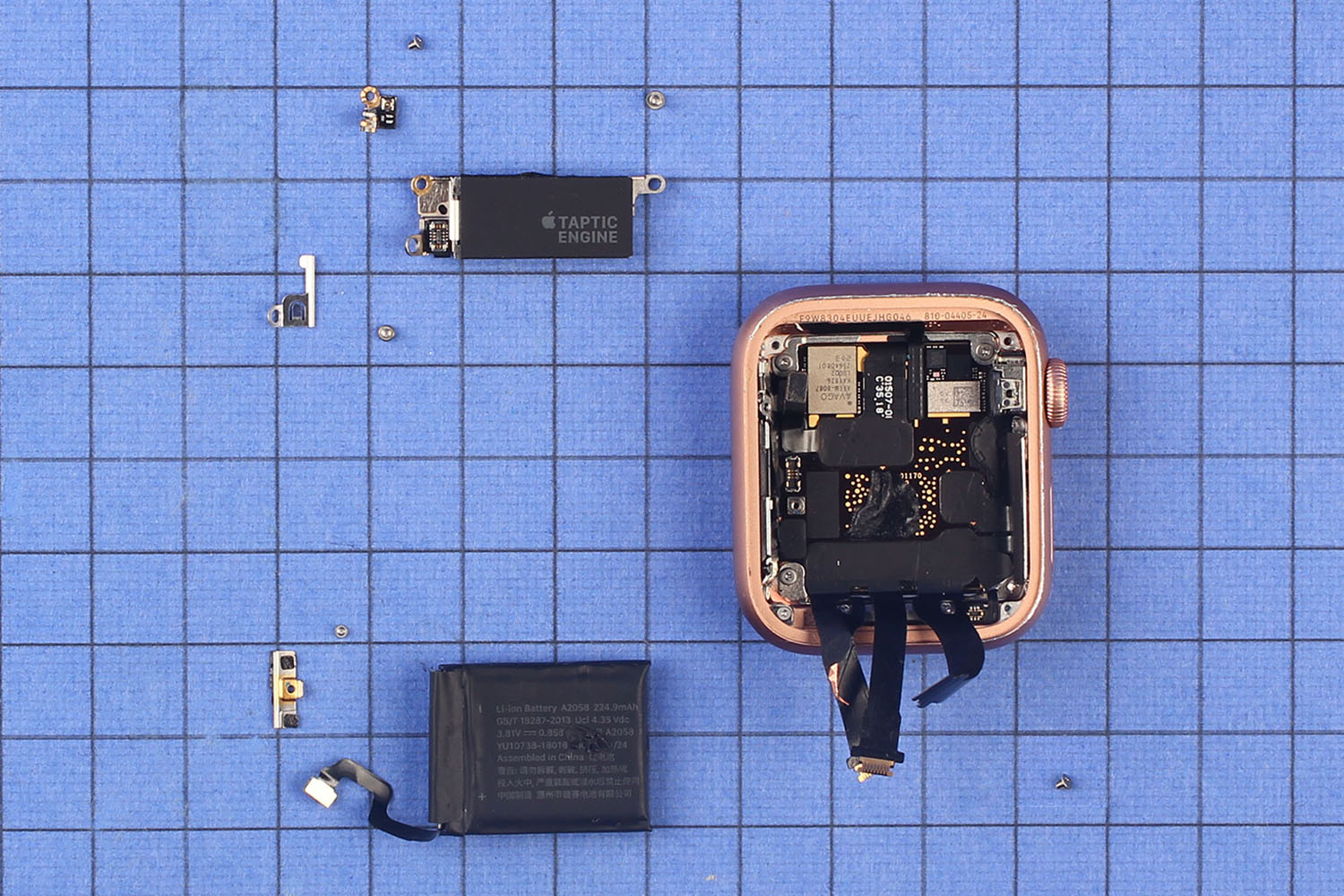 【集微拆评】多款元器件采用模块化处理，Apple Watch Series 4 拆解