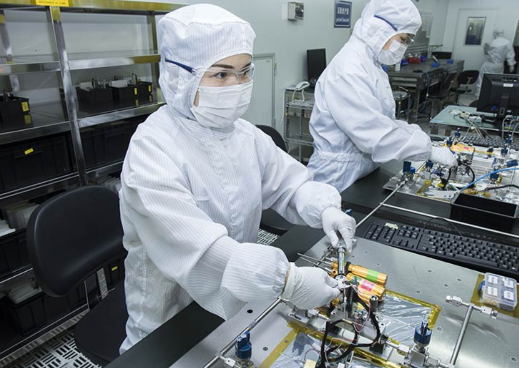 万业企业获大额设备订单加持，收购Compart填补半导体本土供应链空白