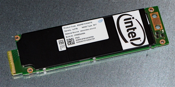 Intel“40米长尺”SSD全新形态：M.2被完美取代