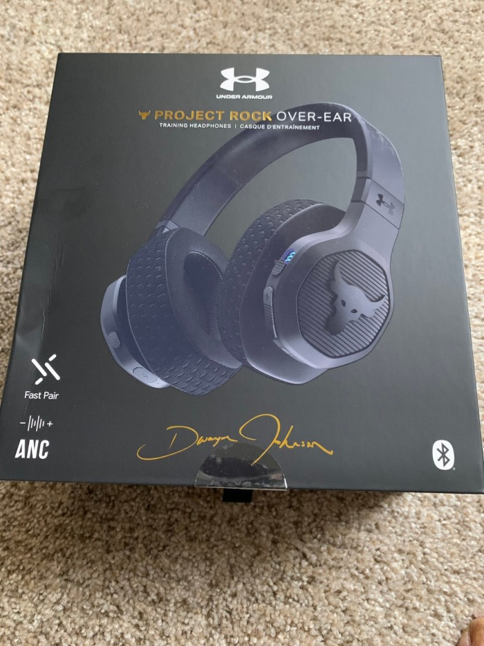 携手巨石强森：JBL推出UA Project Rock头戴式无线耳机